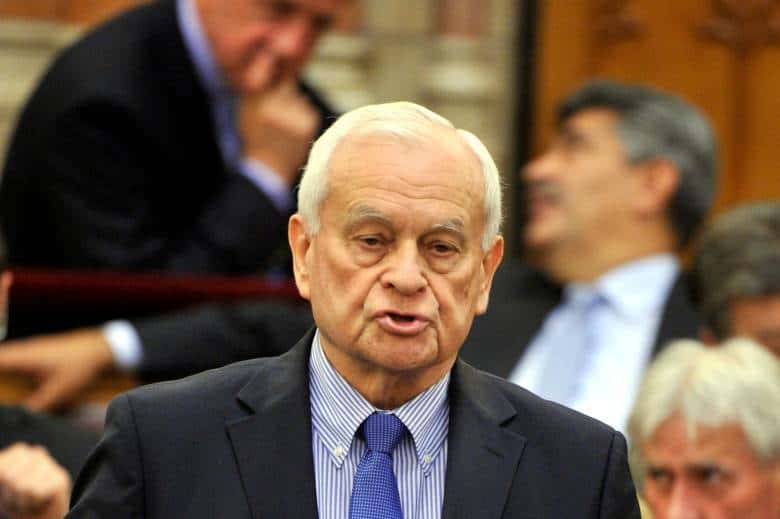 Nemzeti összetartozás napja – az úzvölgyi katonatemetőben rótta le ...