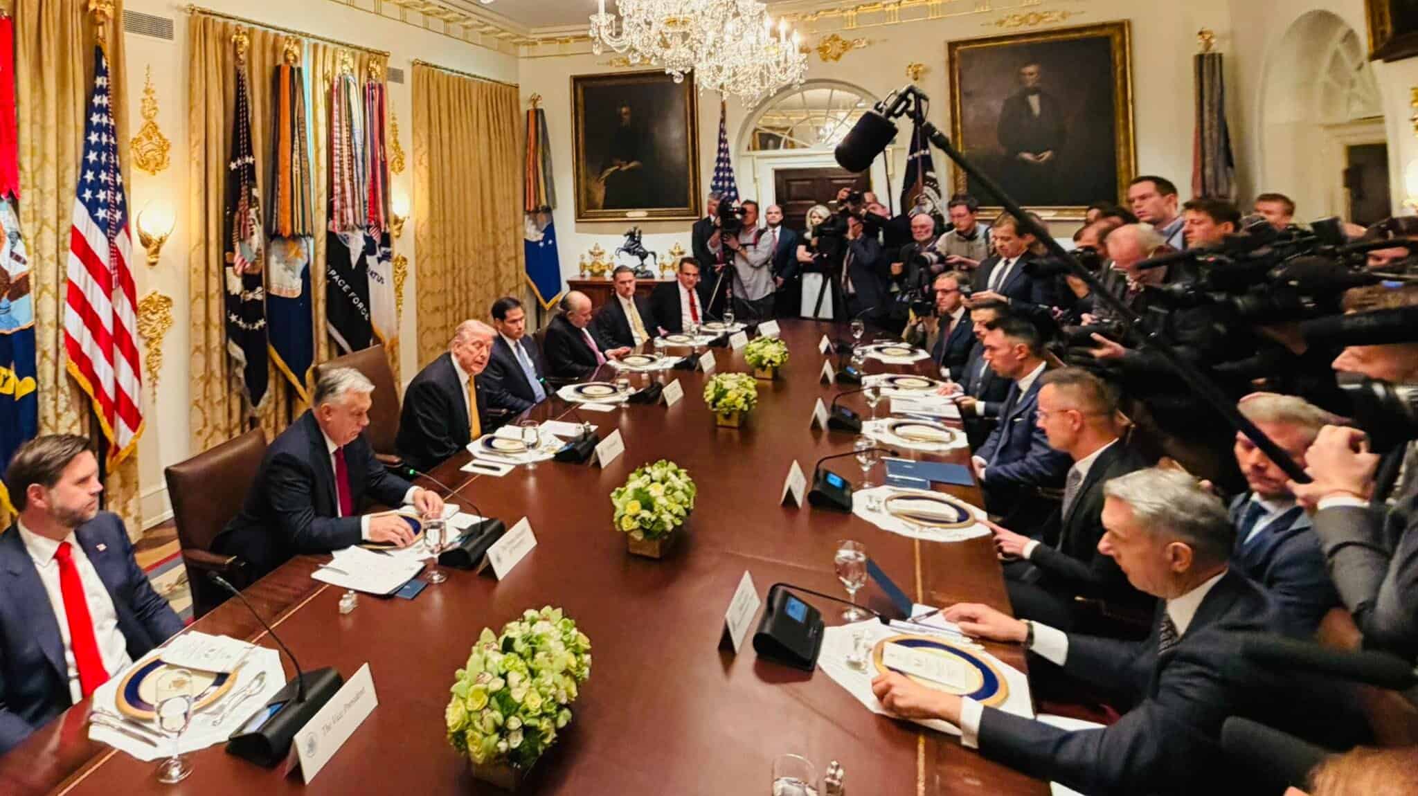 Orbán Viktor közvetlenül Donald Trump mellett ült – Bocskai Rádió